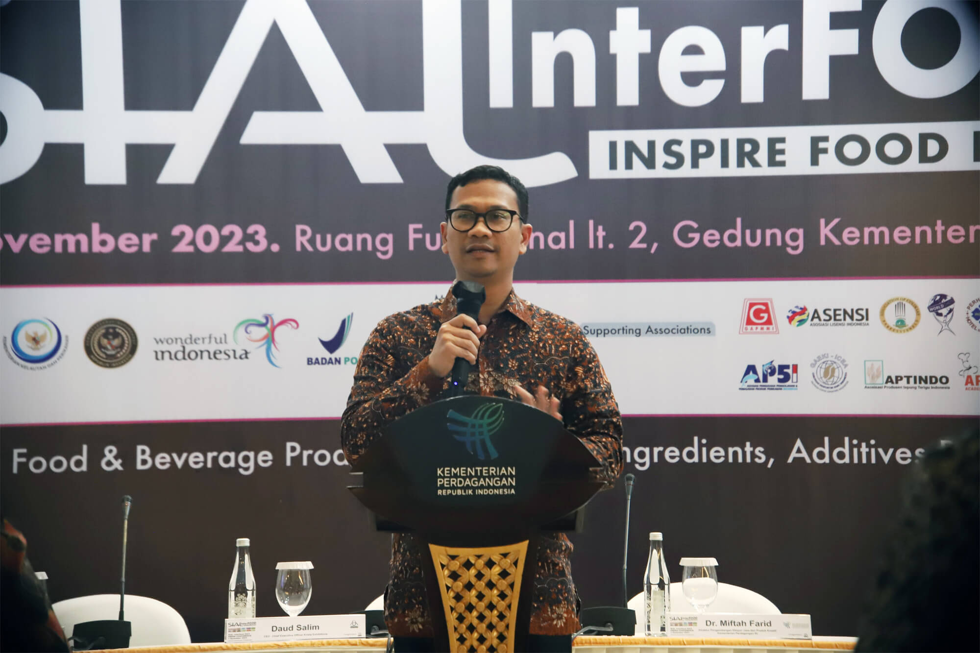 Kemendag pada Konferensi Pers Pameran SIAL Interfood 2023 - Kementerian Perdagangan Republik ...