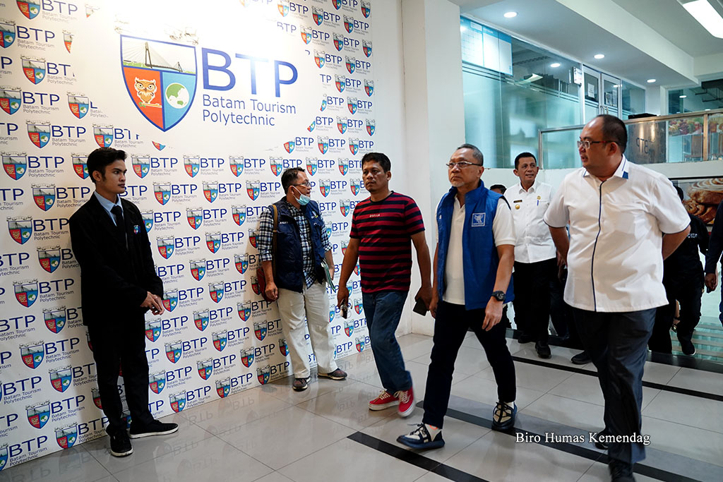 Mendag Kunjungi Institut Teknologi Batam (ITEBA) dan Batam Tourism ...