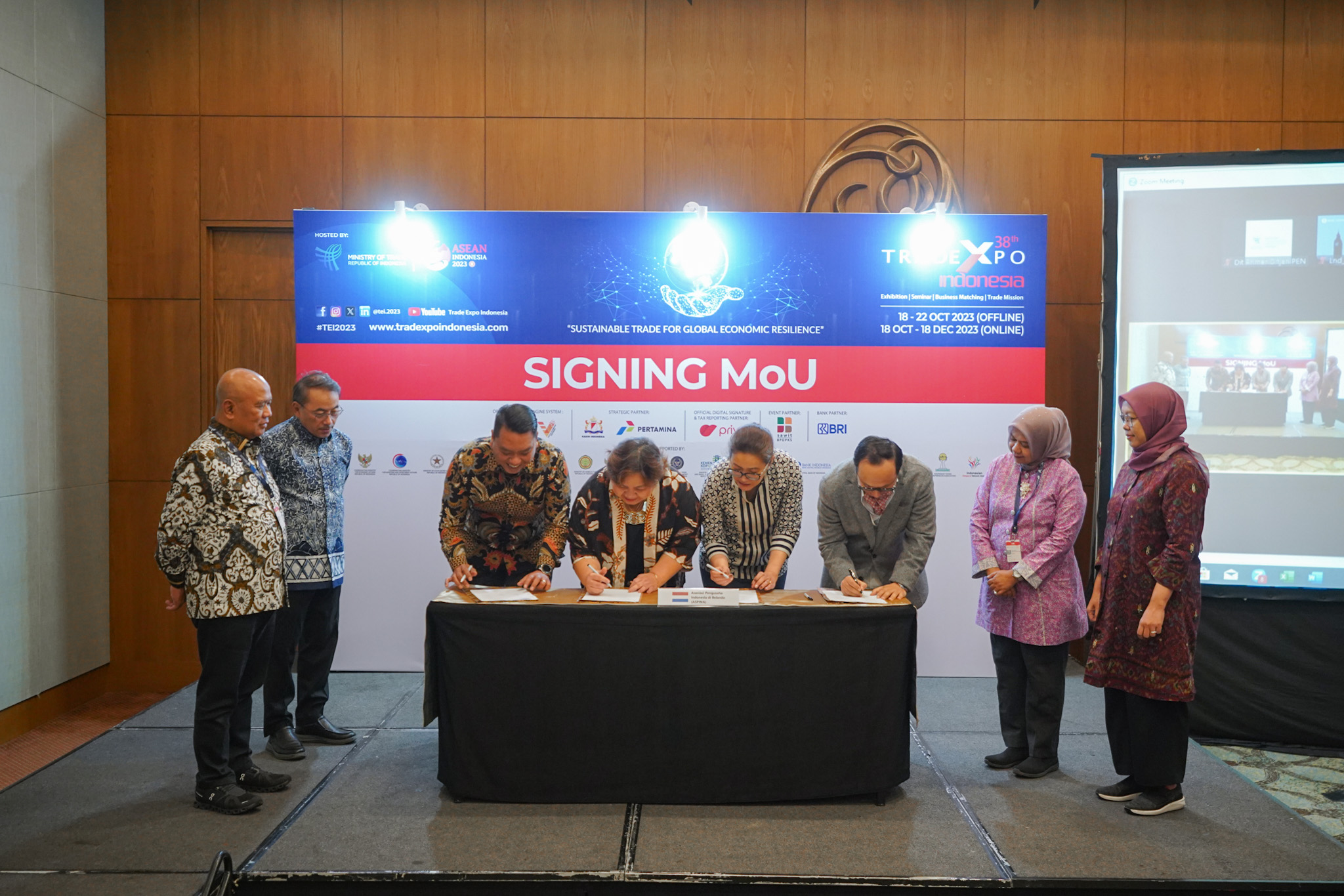 Penandatanganan Kesepakatan Kerja Sama Pembentukan Indonesia Trading ...