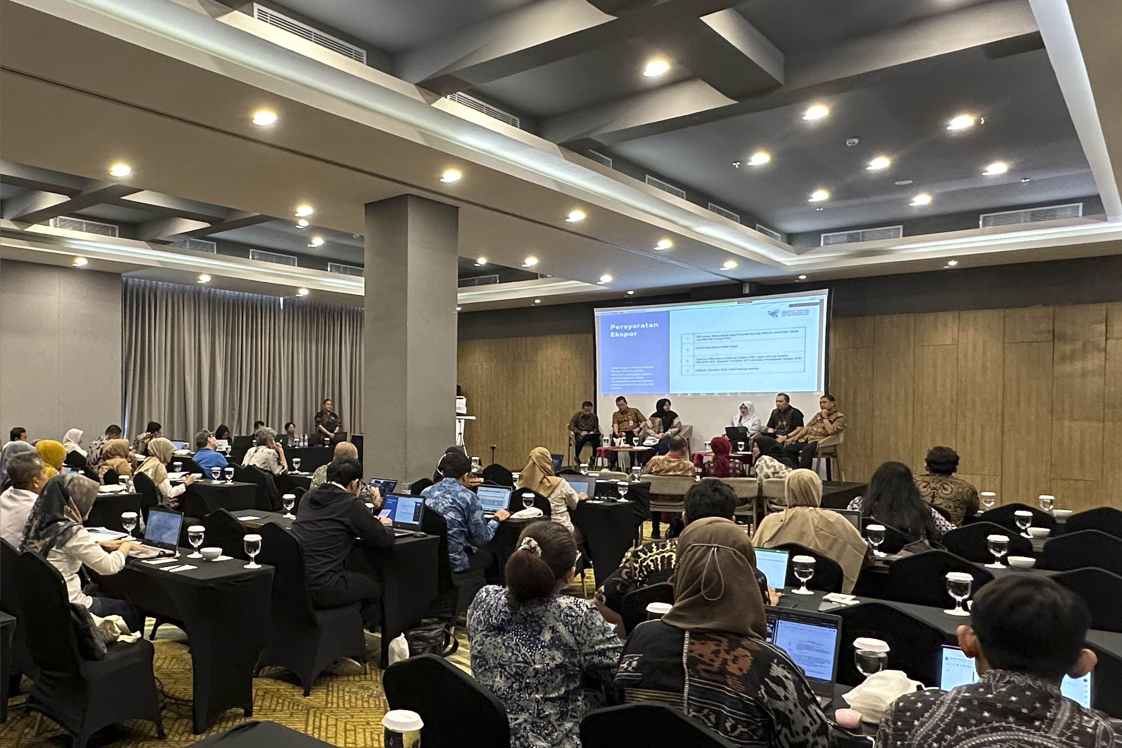 Diseminasi Pelayanan Perizinan Berusaha di Bidang Ekspor Produk ...