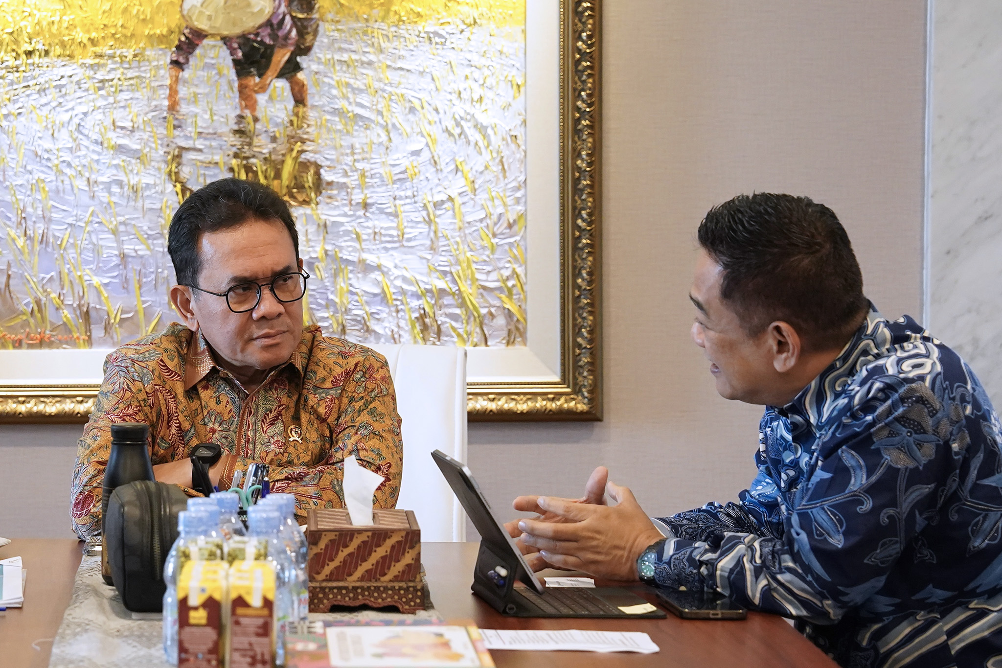 Pertemuan Mendag dengan Plt. Dirut Krakatau Steel - Kementerian ... Pertemuan Mendag dengan Plt. Dirut Krakatau Steel - Kementerian ...