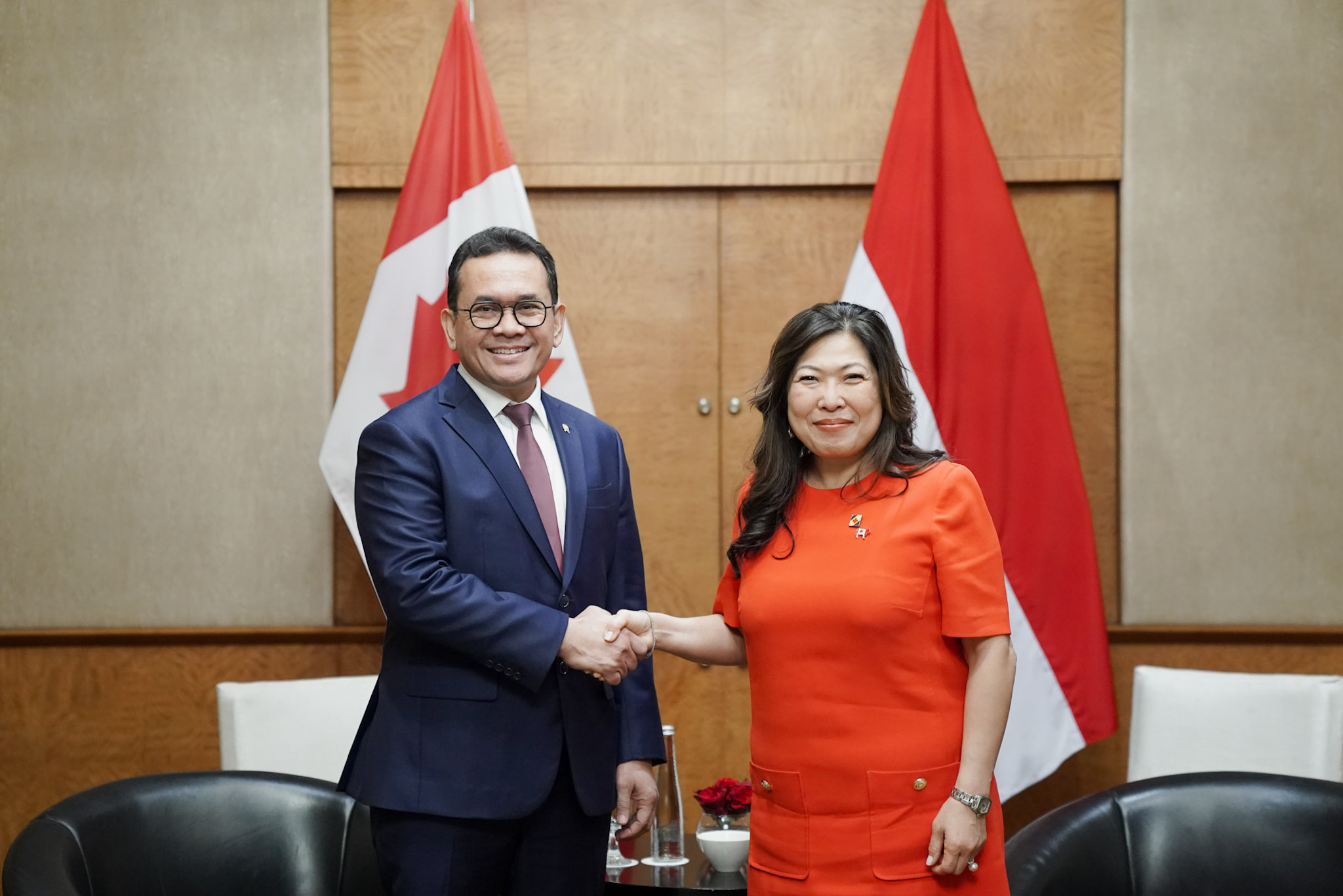 Pertemuan Bilateral Menteri Perdagangan RI dengan Menteri Usaha Kecil ...