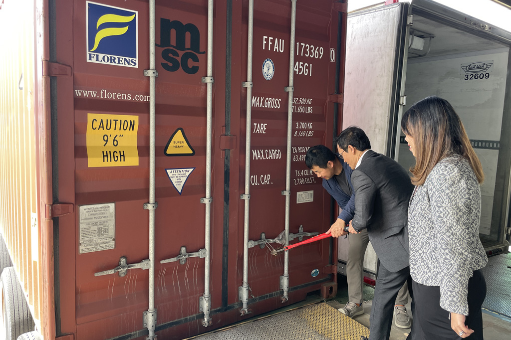 Pembukaan Segel Kontainer Perdana Produk Kacang Indonesia di Kanada ...