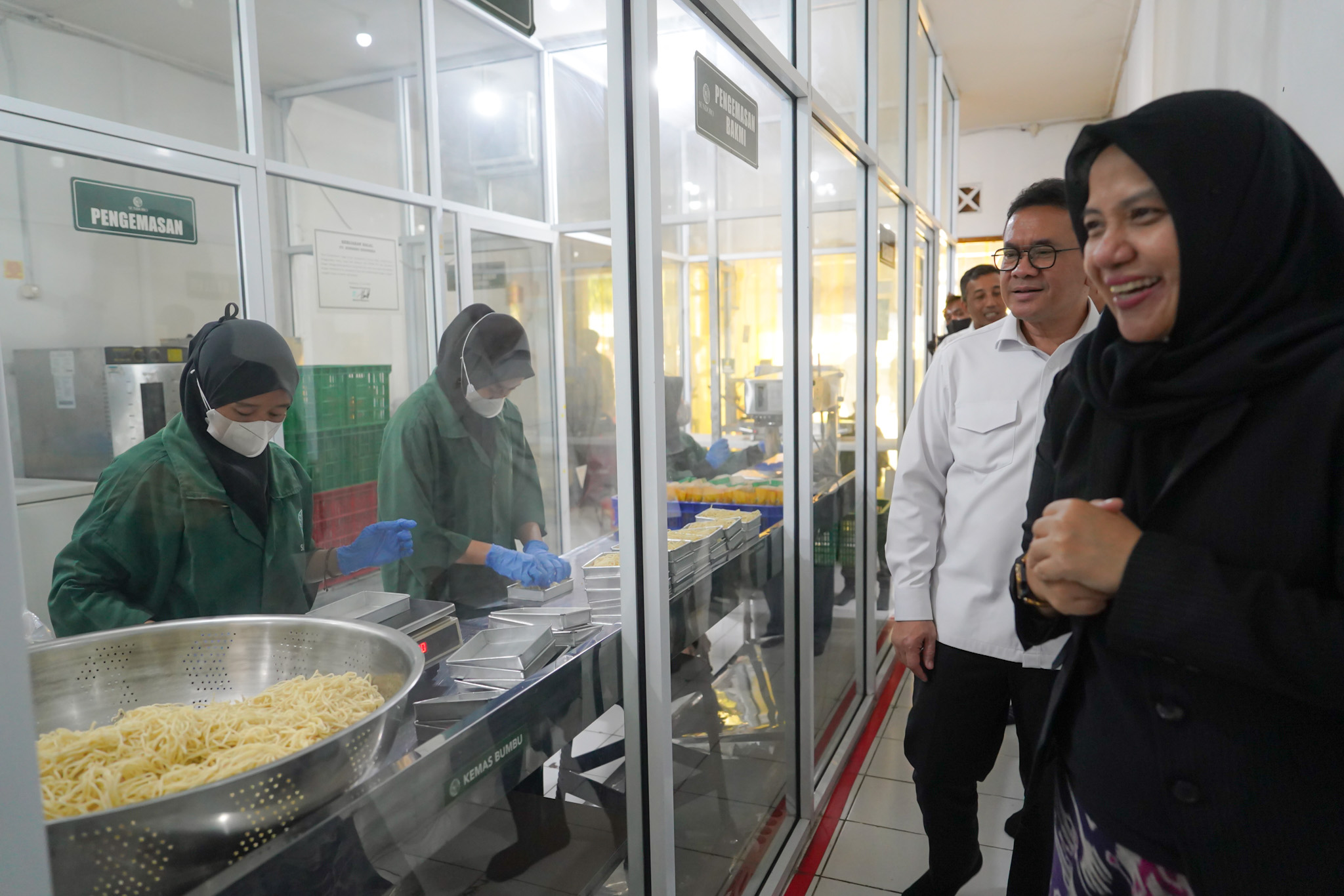 Mendag Kunjungi UMKM Bakmi Jogja Sundoro - Kementerian Perdagangan ...