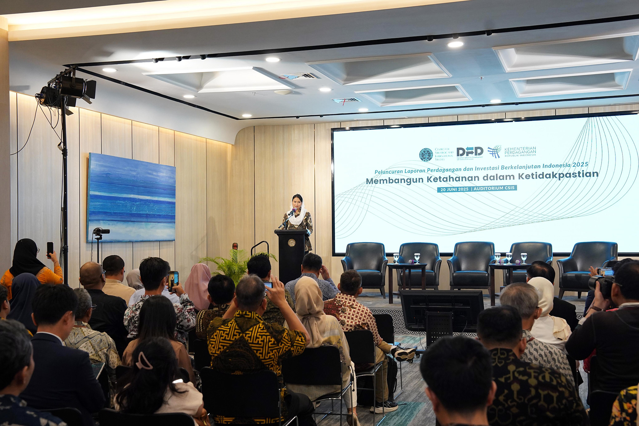 Peluncuran Laporan Perdagangan dan Investasi Berkelanjutan Indonesia Tahun 2025 - Kementerian ...