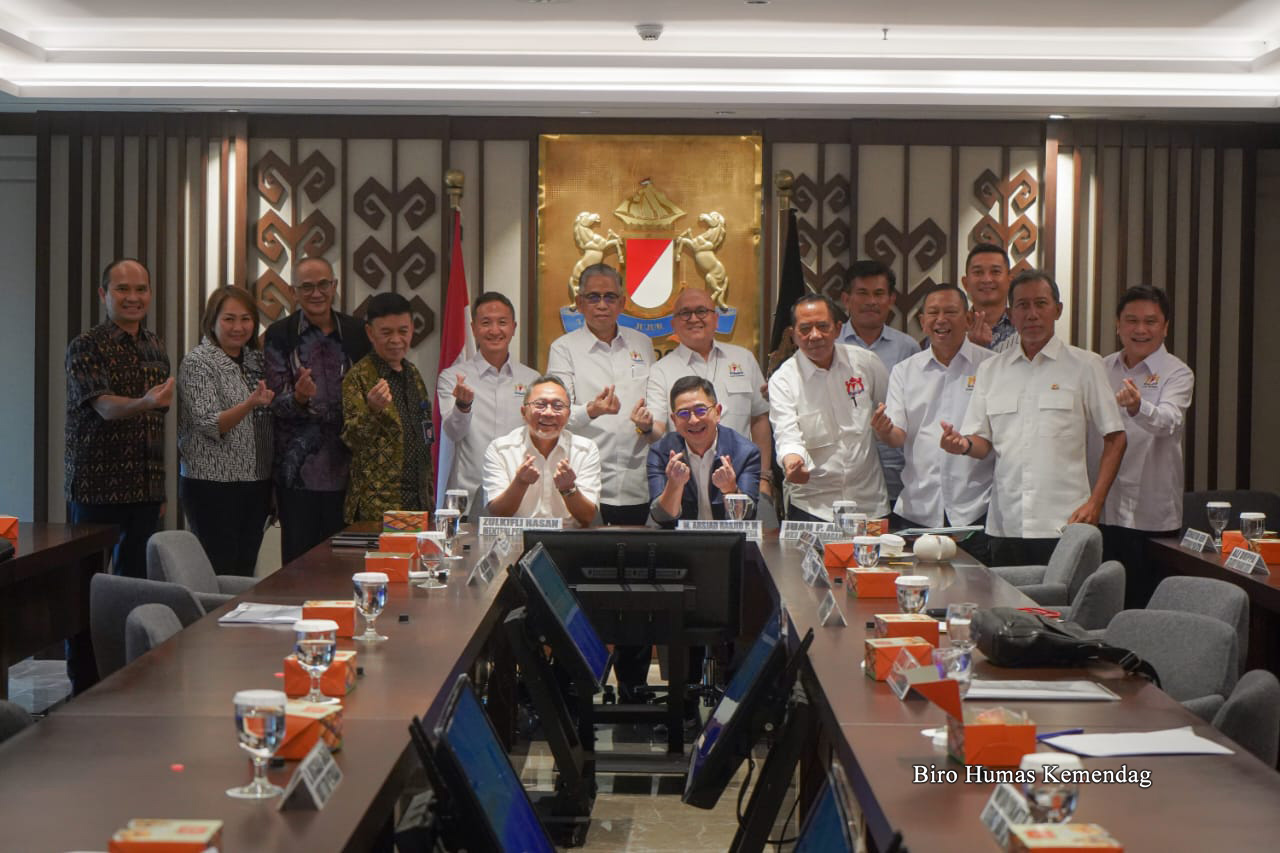 Pertemuan Mendag dengan Ketua Kadin Indonesia - Kementerian Perdagangan Republik Indonesia