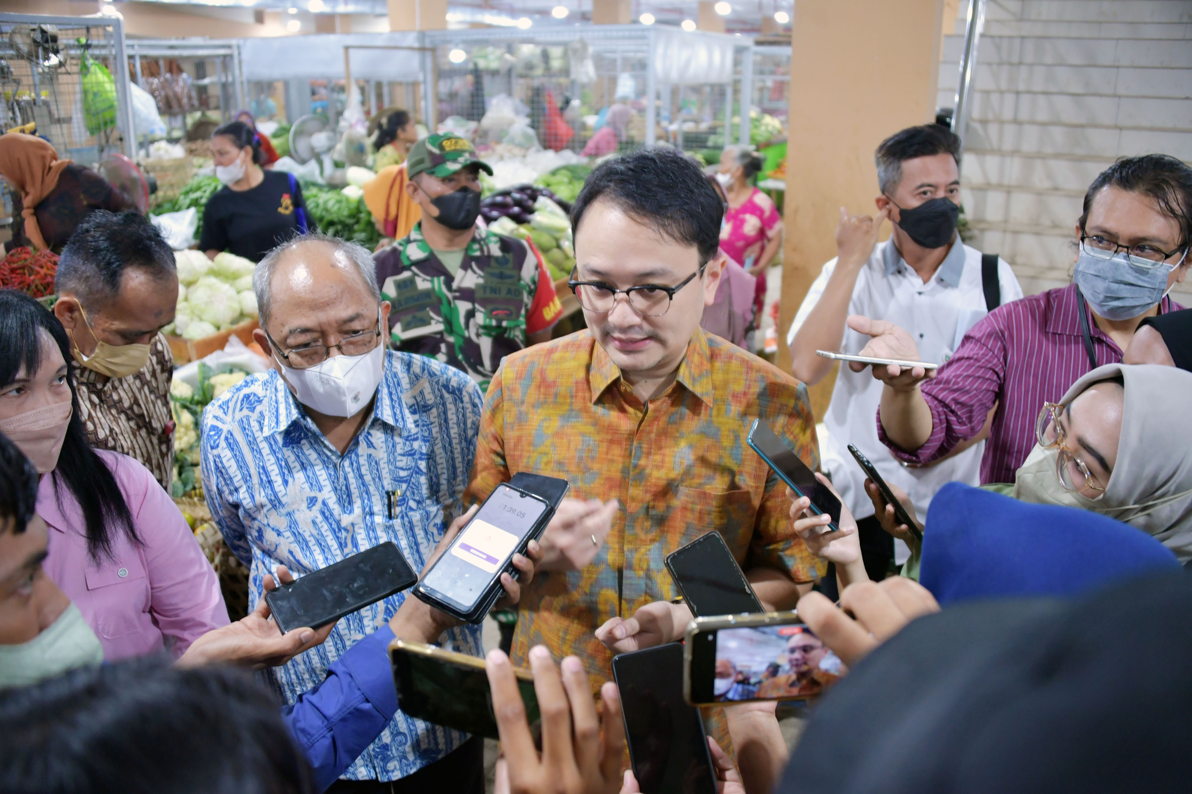 Wamendag Pantau Bapok di Pasar Legi, Surakarta - Kementerian Perdagangan Republik Indonesia