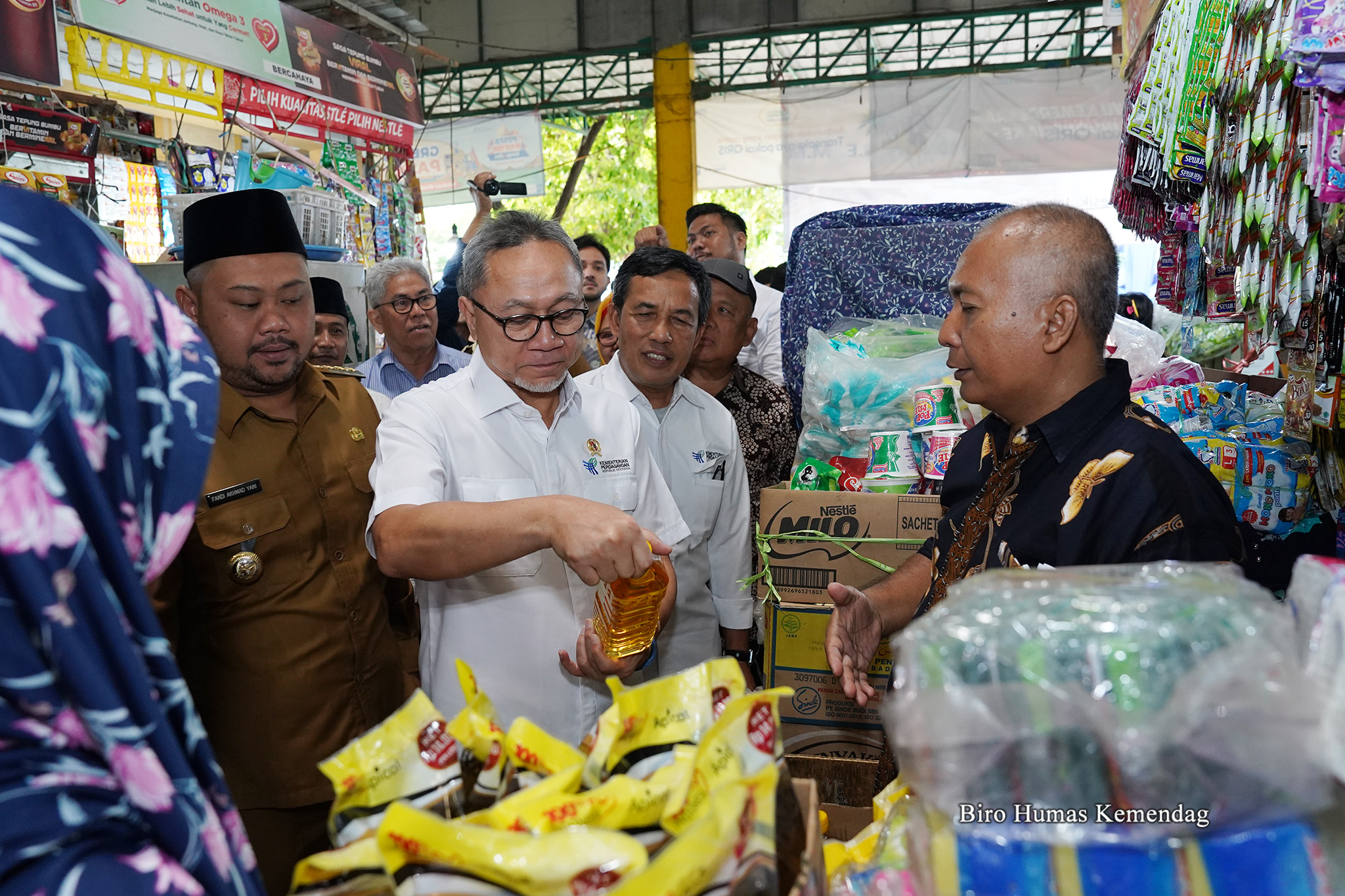 Mendag Meninjau Harga Bapok di Pasar Baru, Gresik, Jawa Timur - Kementerian Perdagangan Republik ...
