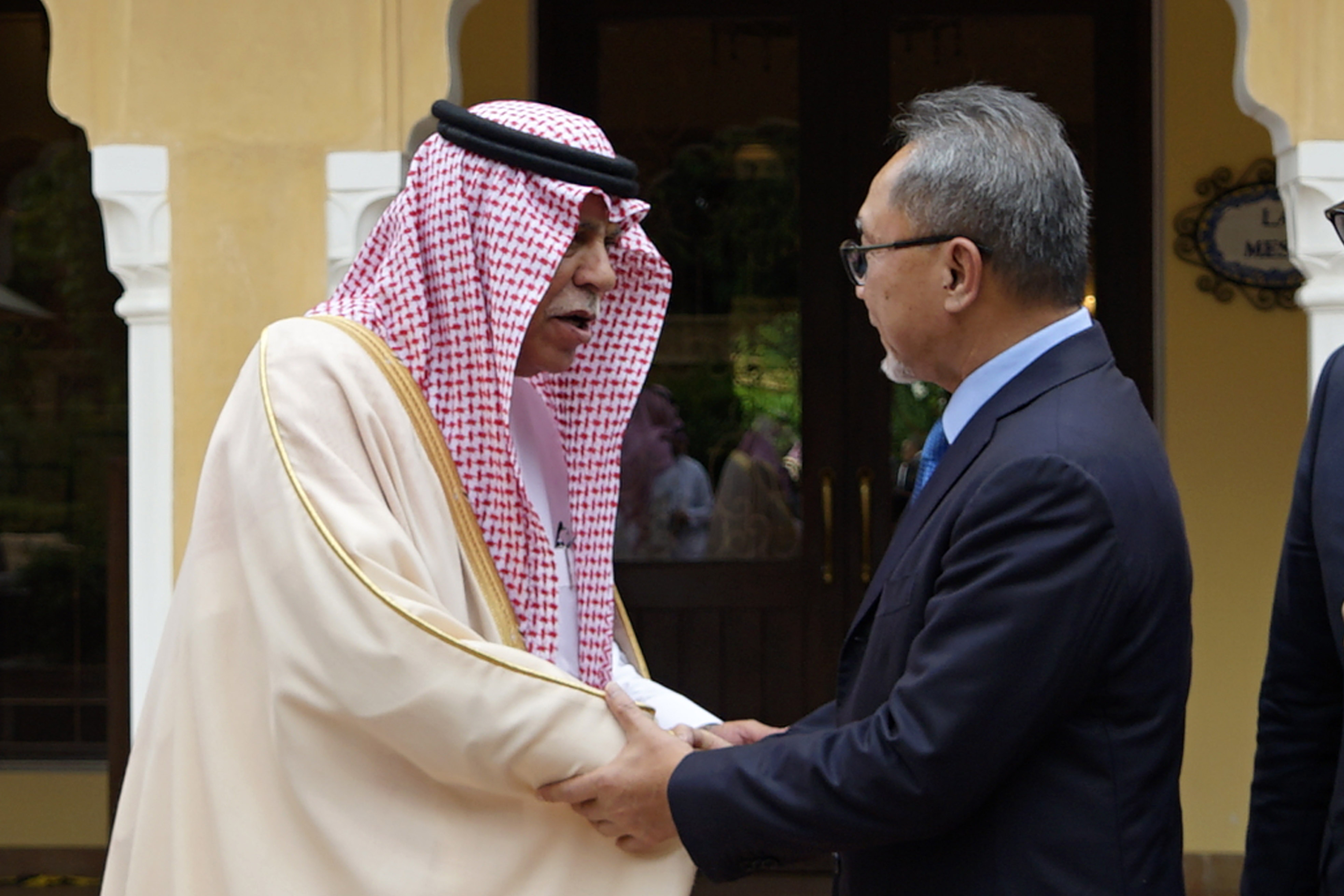 Pertemuan Bilateral Mendag RI dengan Mendag Arab Saudi - Kementerian ... Pertemuan Bilateral Mendag RI dengan Mendag Arab Saudi - Kementerian ...