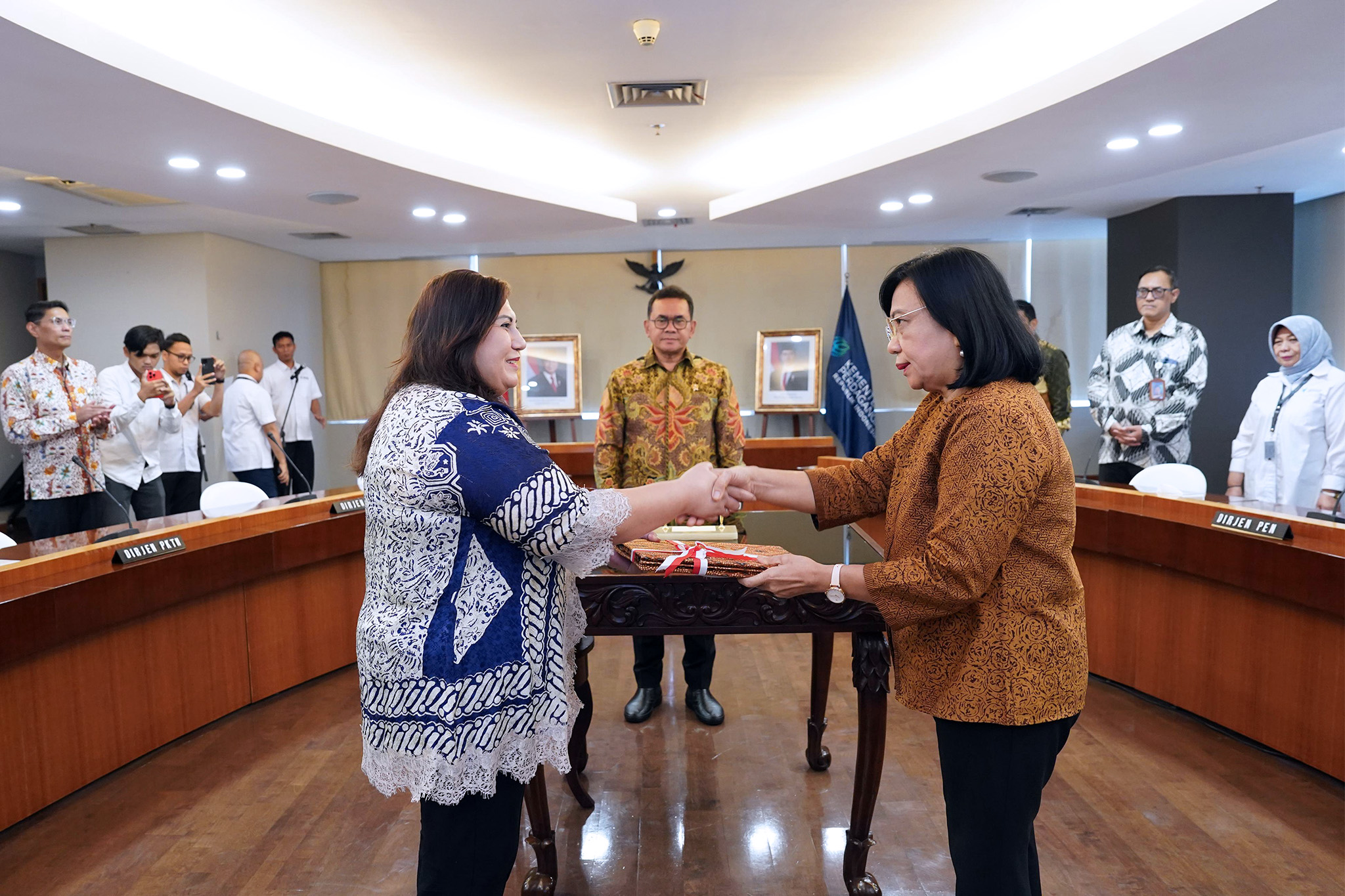Upacara Serah Terima Jabatan Ketua KADI dan Ketua KPPI - Kementerian ...